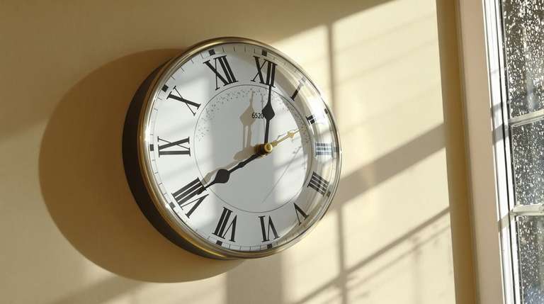 What Does AM and PM Stand For? A Simple Explanation - AlarmBuzz